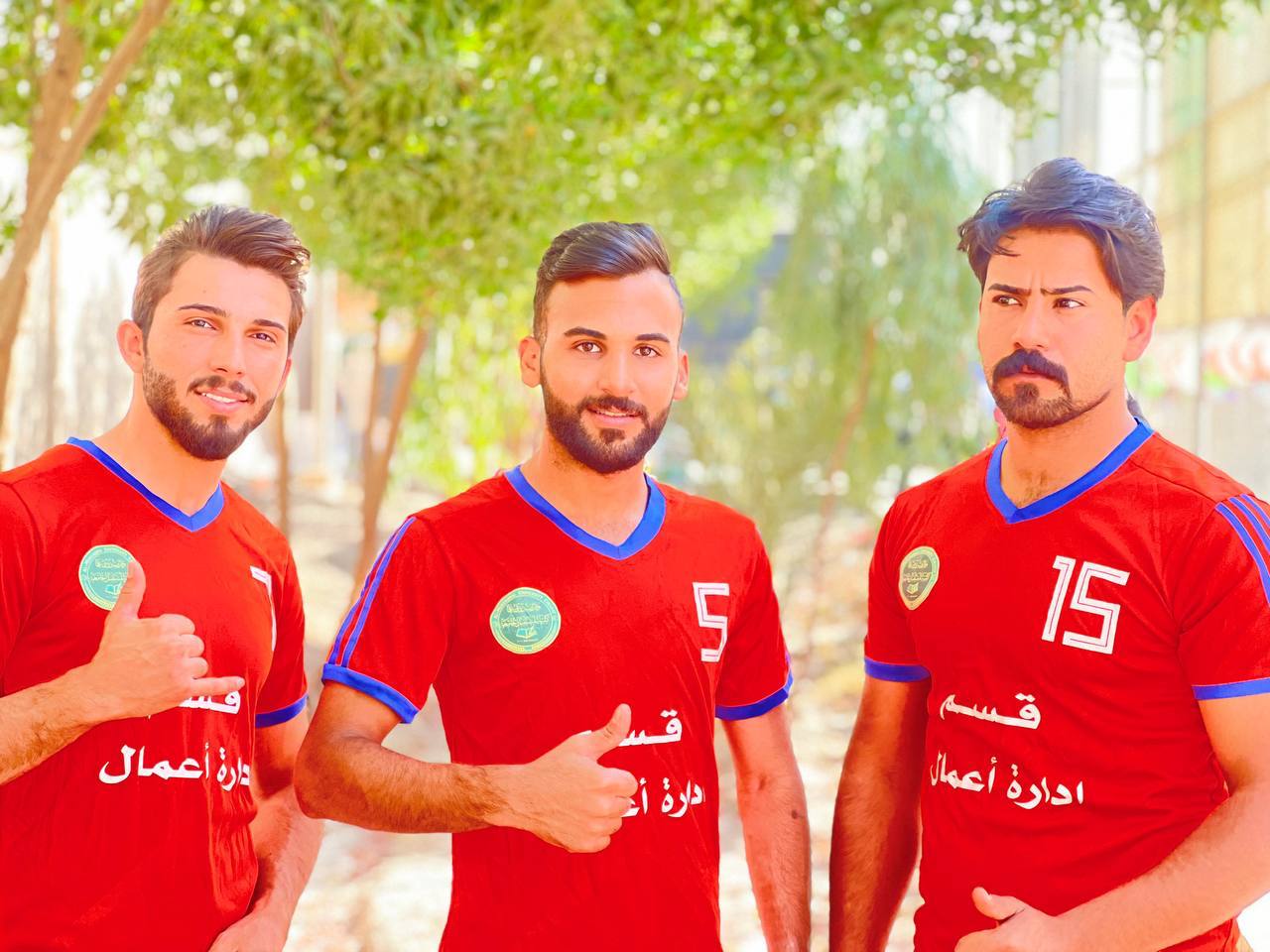 مشاركة طلاب قسم ادارة الاعمال في افتتاحية البطولة الكبرى لخماسي كرة القدم